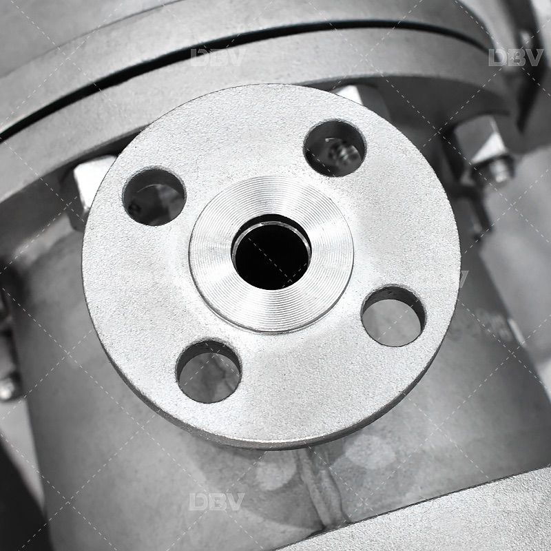 Jacket ball valve reduce port